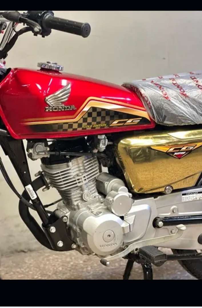 Honda Cg 125 Special Edition Gold - Bikes - GilgitApp